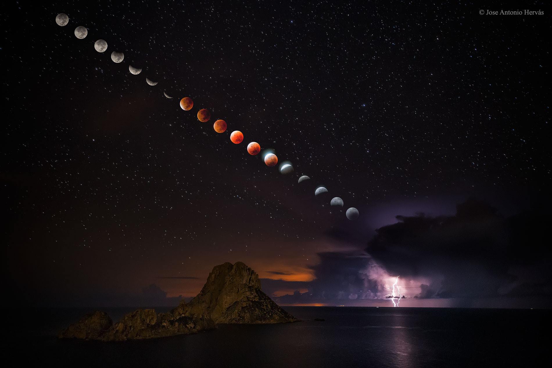 Blood Moon ~~ Es Vedra, IBIZA ~~ September 28, 2015 - abzu2